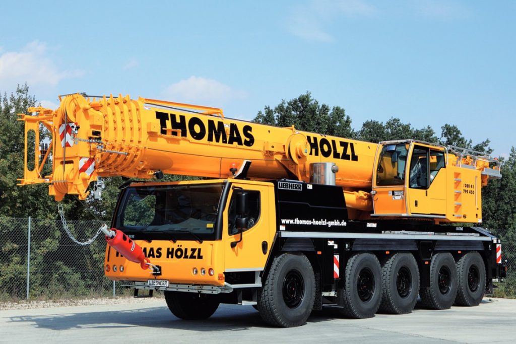 teleskop_mobilkran_130_t-1-1140-760-c-90 - HÖLZL KRAN GmbH