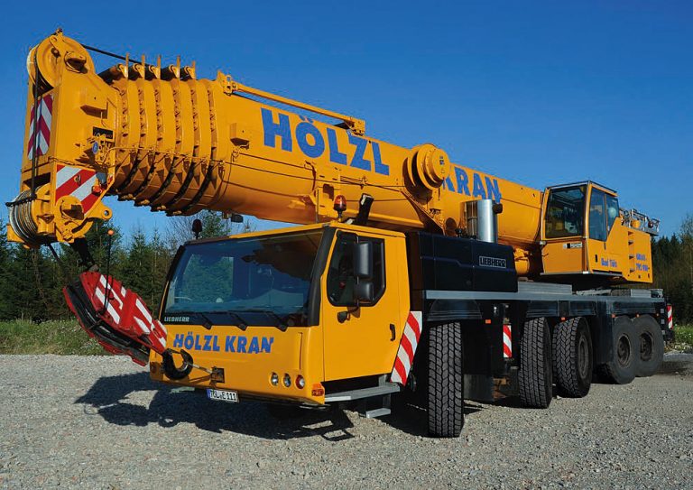 Teleskop-Mobilkran-200-t - HÖLZL KRAN GmbH